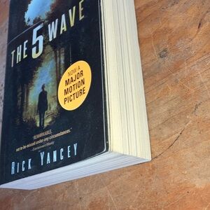 Accents | The 5th Wave Book By Rick Yancey | Poshmark